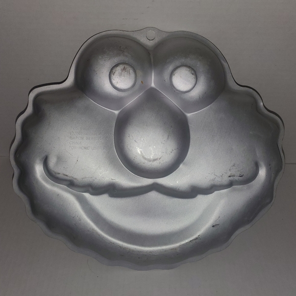 Wilton | Kitchen | Sesame Street Wilton Elmo Face Cake Pan | Poshmark